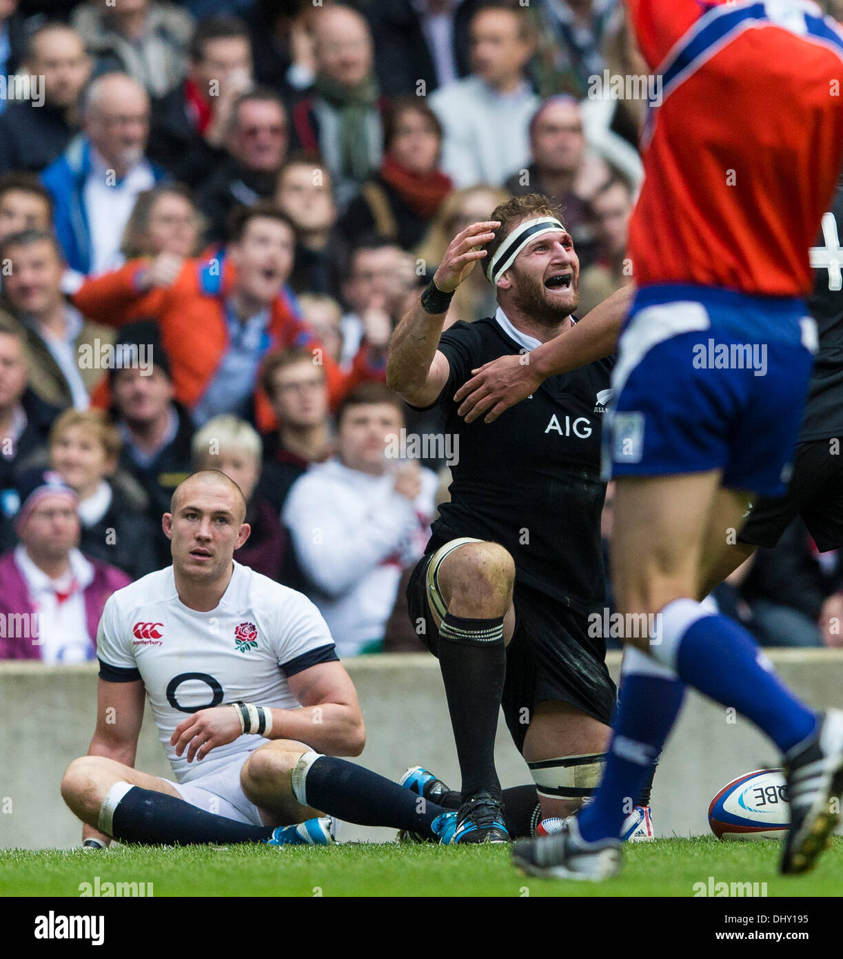 London, UK. 16th Nov, 2013. New Zealand number 8 Kieran READ celebrates ...