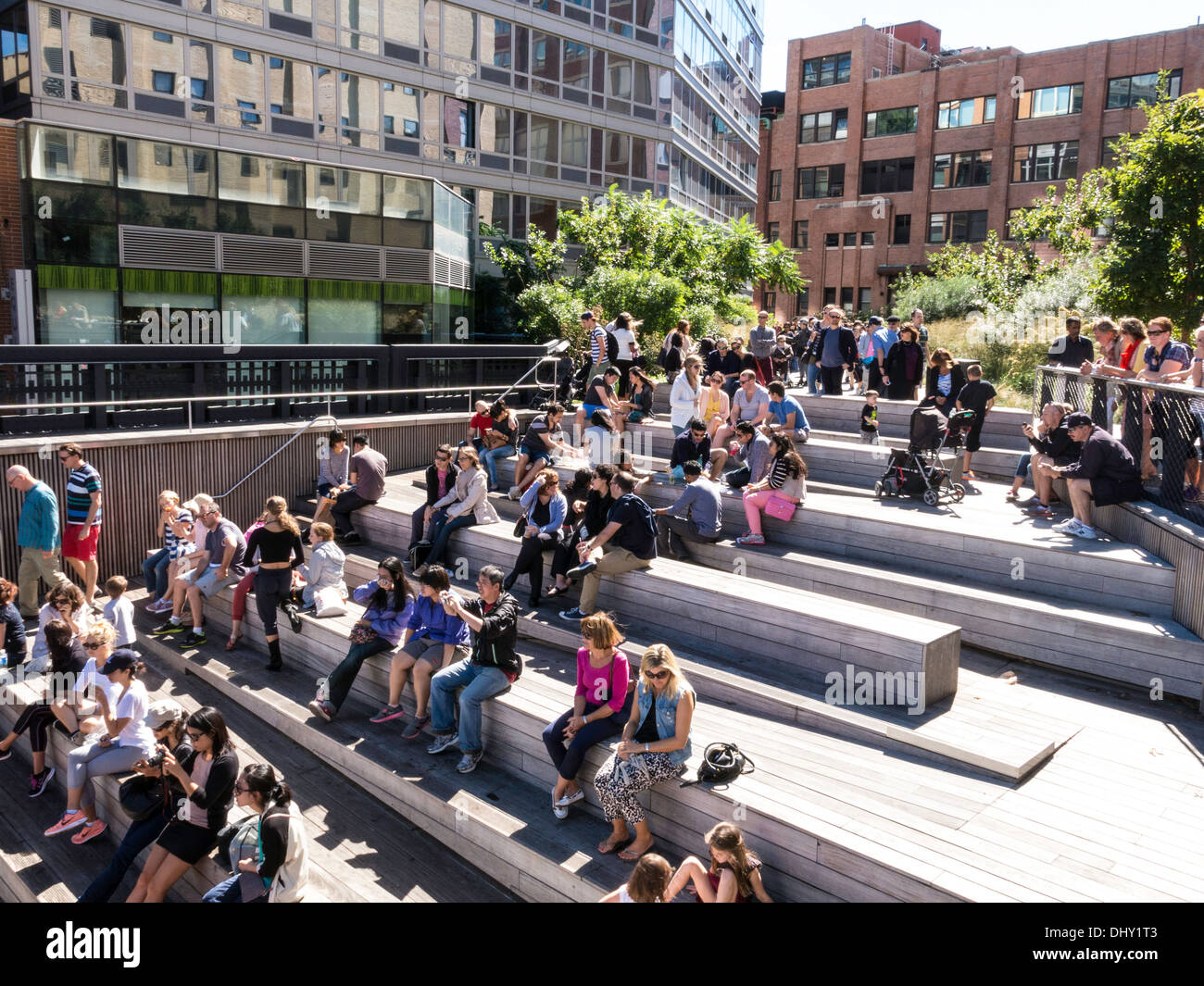 New high line park wooden hi-res stock photography and images - Alamy