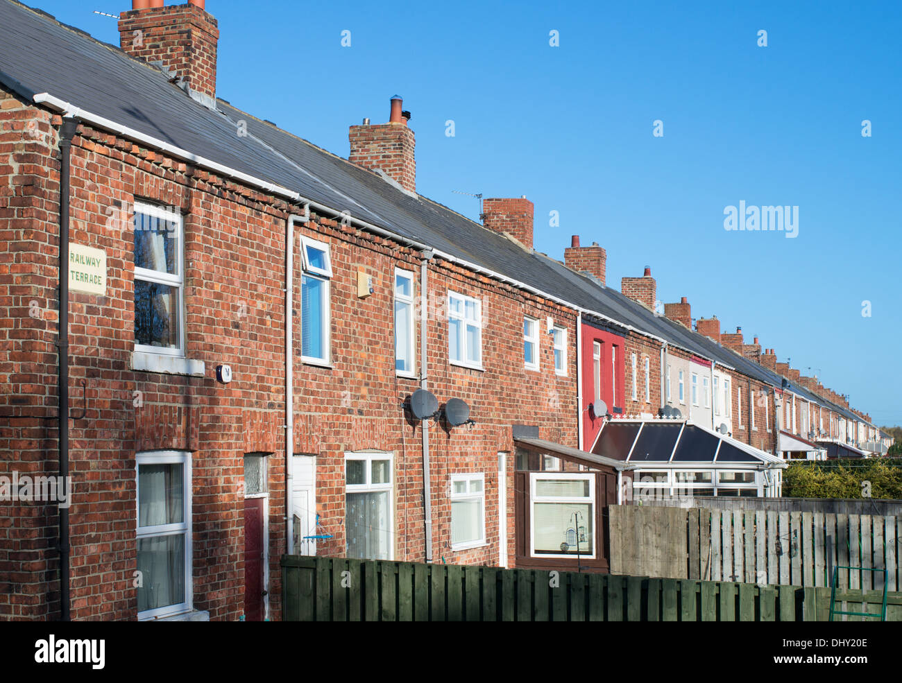 New terraced houses hi-res stock photography and images - Alamy