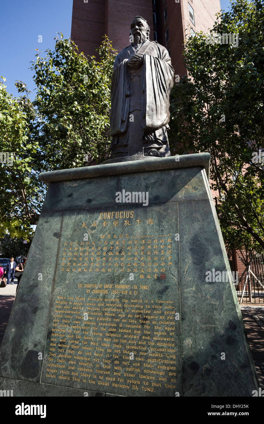 Confucius Statue Chinatown 93 Confucius Plaza Stock Photos, High Res