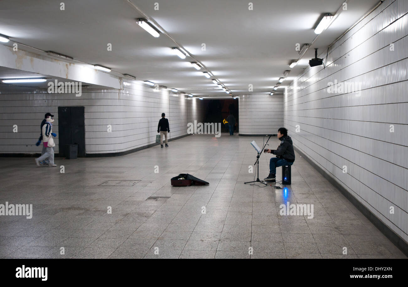 Chinese teen boy hi-res stock photography and images - Alamy