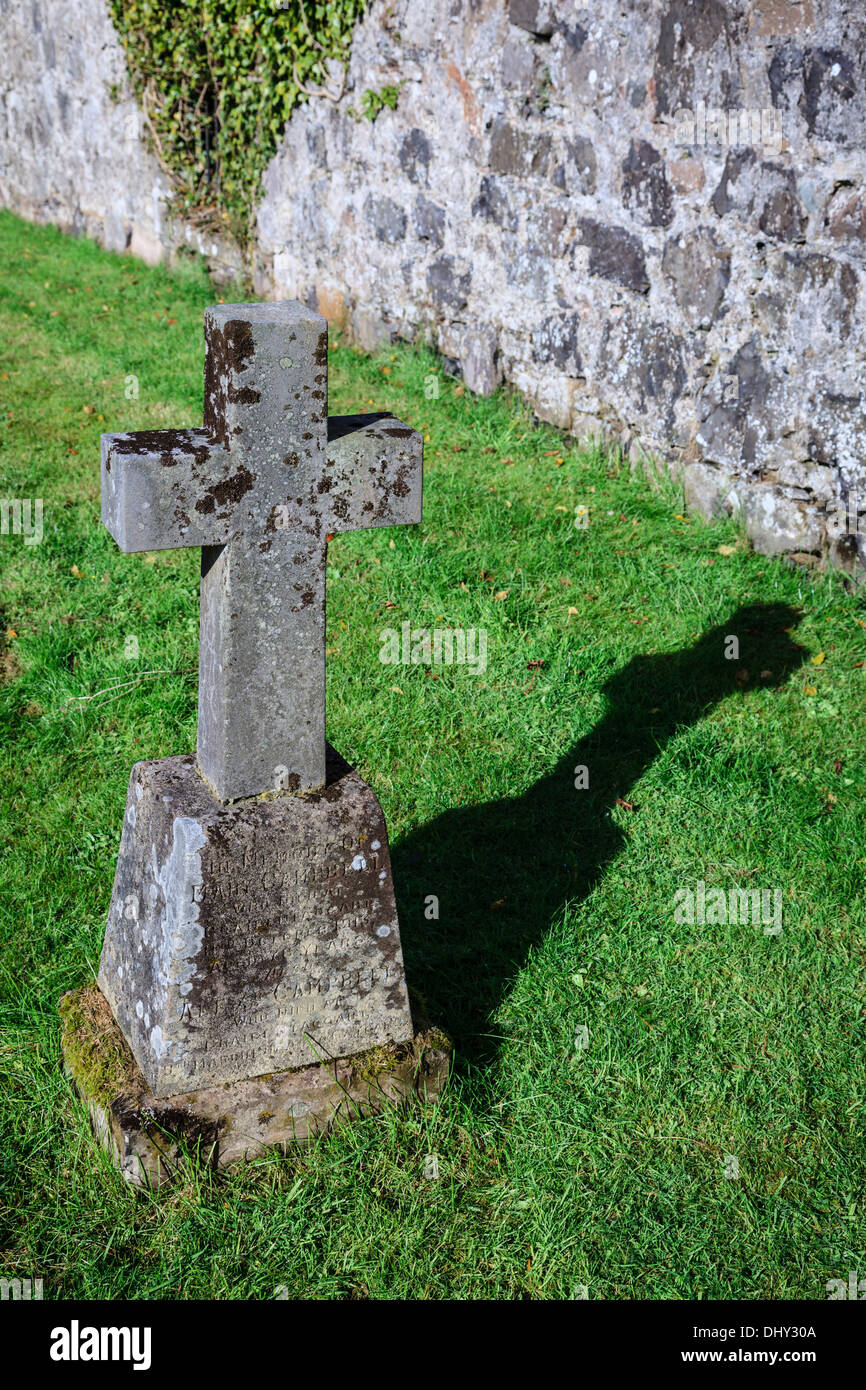 Single remembrance cross hi-res stock photography and images - Alamy