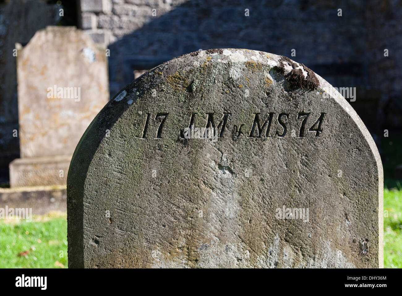 Gravestone hi-res stock photography and images - Alamy