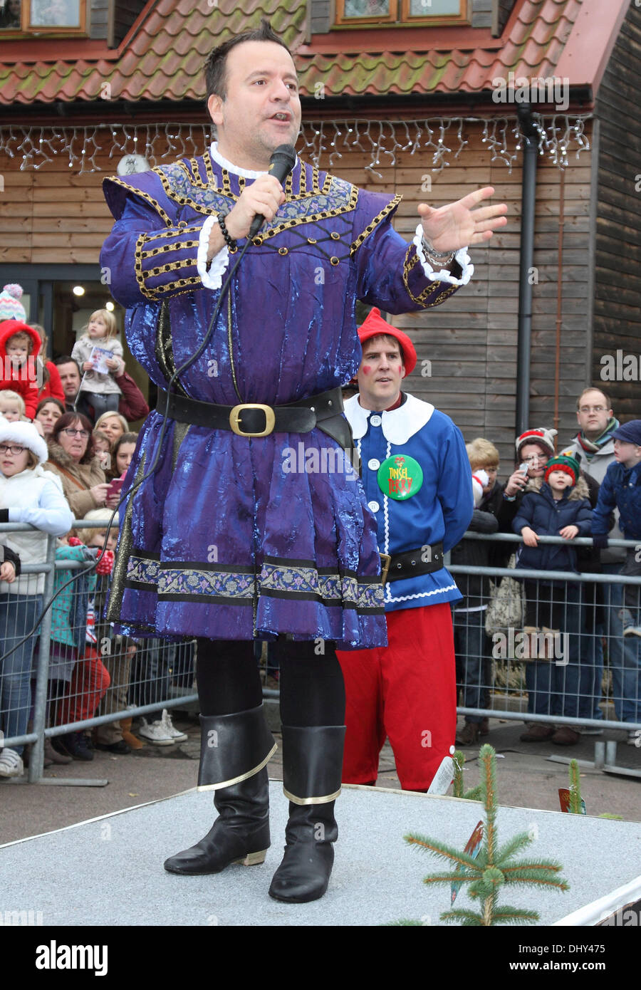 Woburn Sands, Milton Keynes, Bucks, UK. 16th November 2013. Santa Claus ...