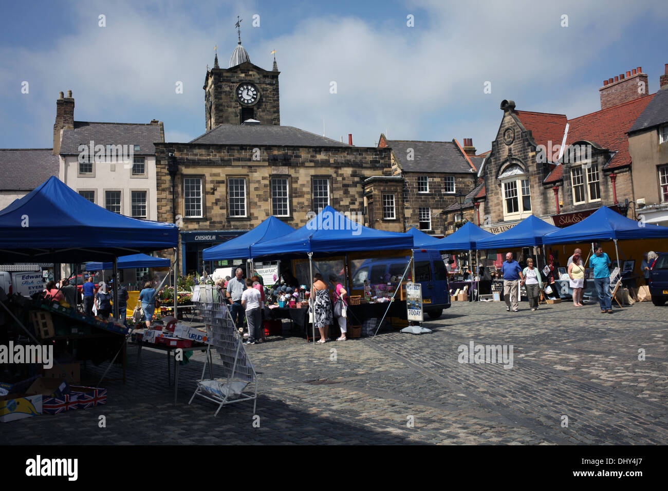 Alnwick town centre hi-res stock photography and images - Alamy