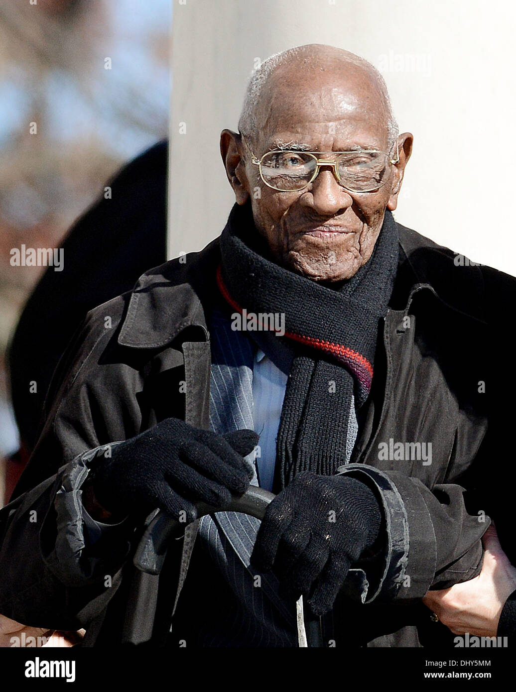 Arlington, Virginia. 11th Nov, 2013. Richard Overton, who is believed ...