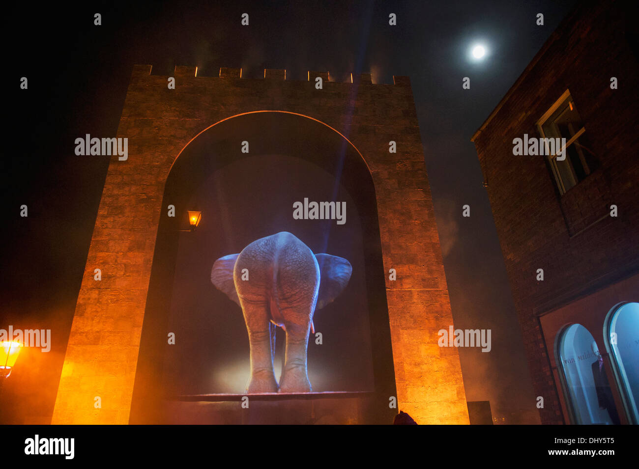 Large scale projection hi-res stock photography and images - Alamy