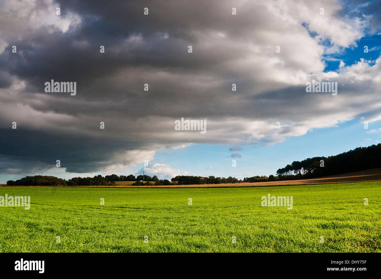 Wet clouds hi-res stock photography and images - Alamy