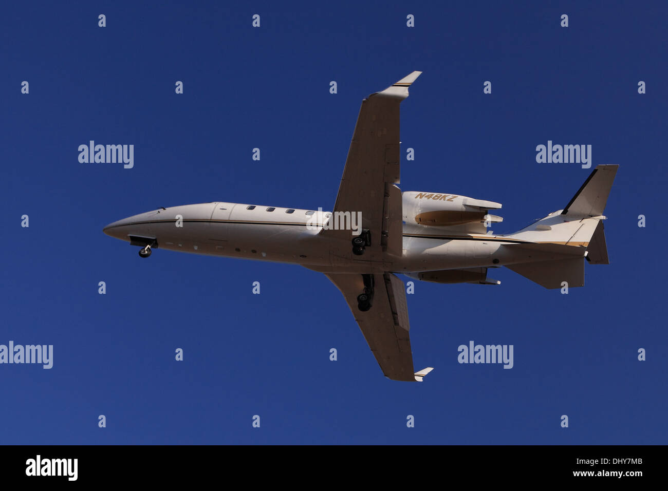 Learjet 60 N48KZ landing, November 16, 2013 Stock Photo - Alamy