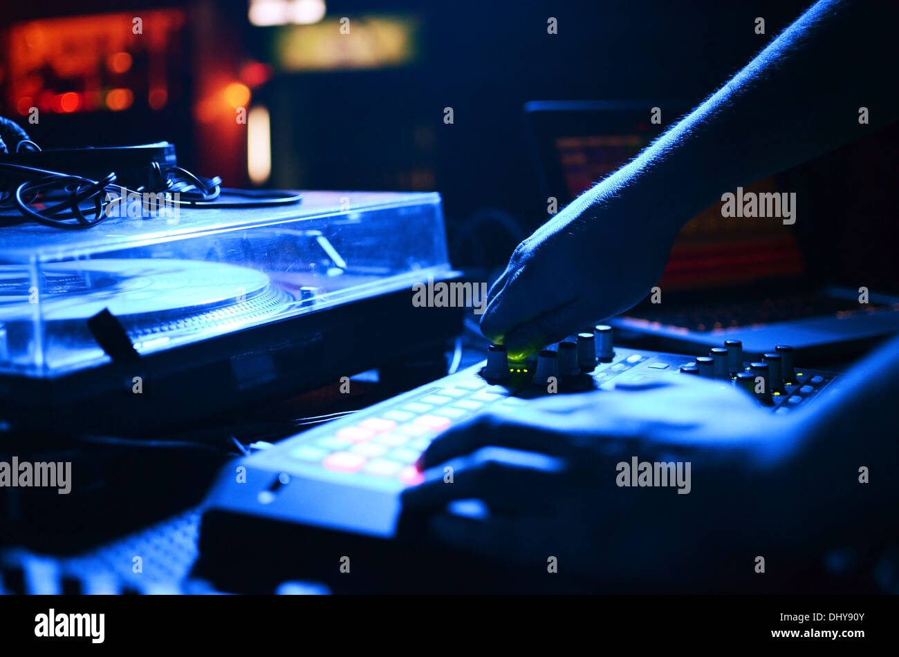 Club techno hi-res stock photography and images - Alamy