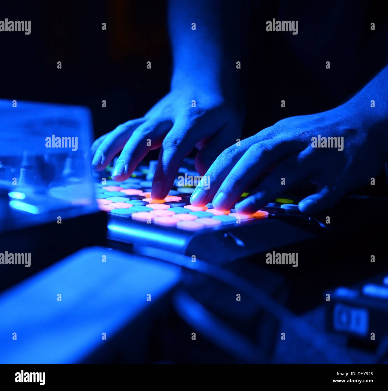 Club techno hi-res stock photography and images - Alamy