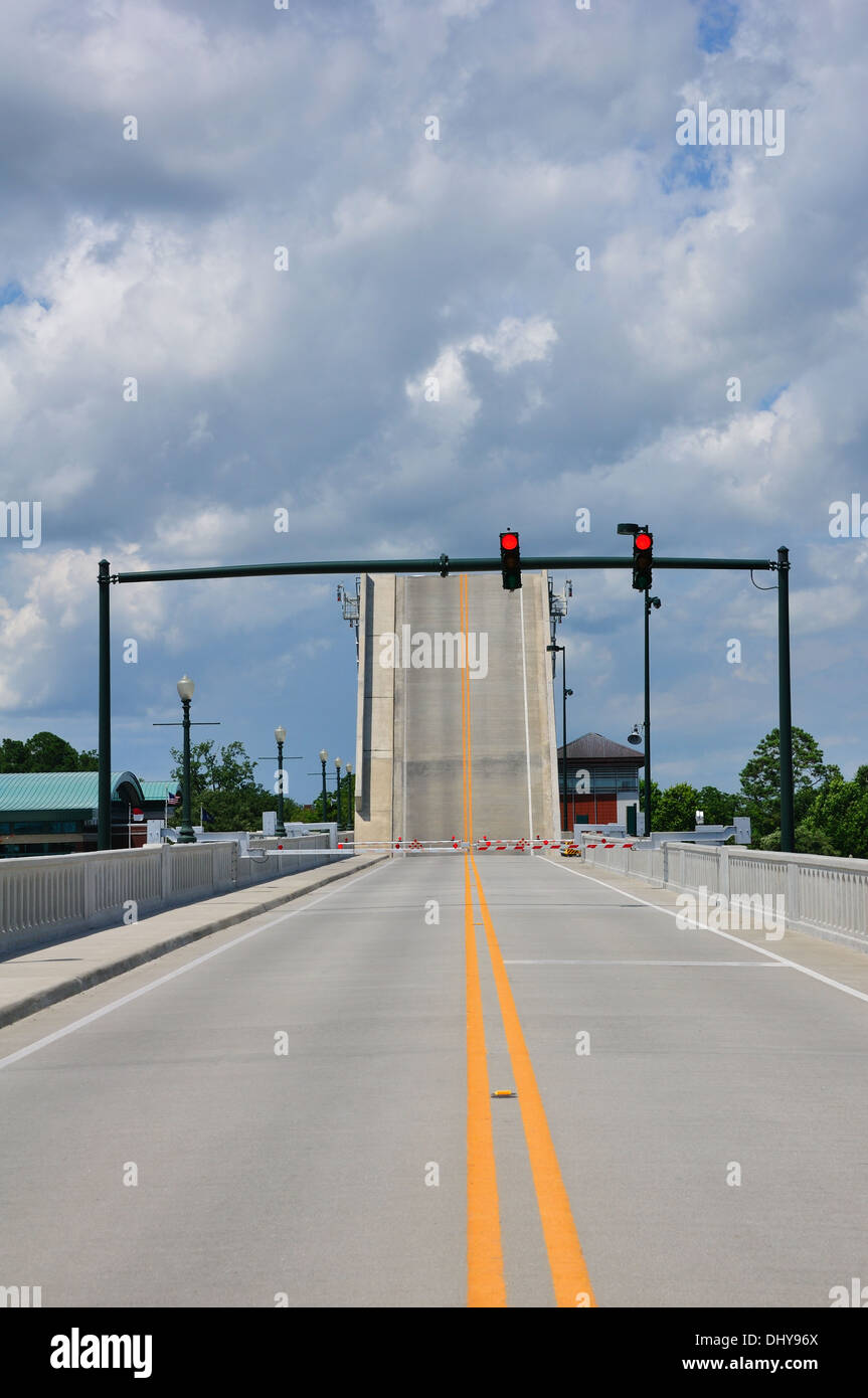Draw bridge in New Bern, North Carolina, USA Stock Photo - Alamy