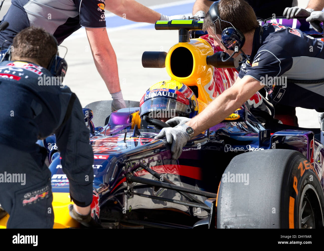 Pit crew red bull formula hi-res stock photography and images - Alamy