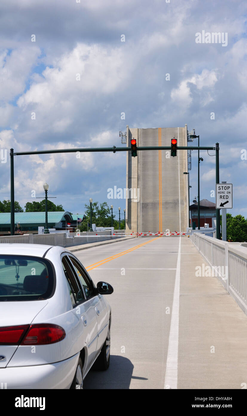 Draw bridge in New Bern, North Carolina, USA Stock Photo - Alamy