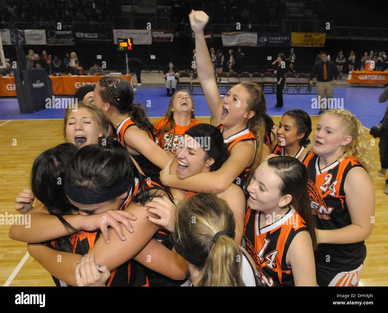 Nov. 16, 2013 - U.S. - SPORTS -- Fort Sumner 's Paris Allred raises her ...