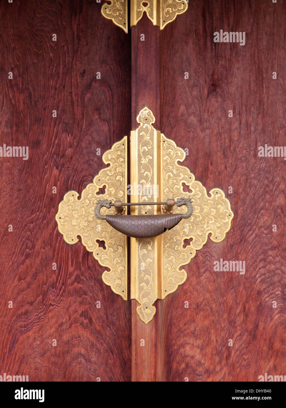 Japan, Osaka, Shitennoji, buddhist temple, door Stock Photo - Alamy