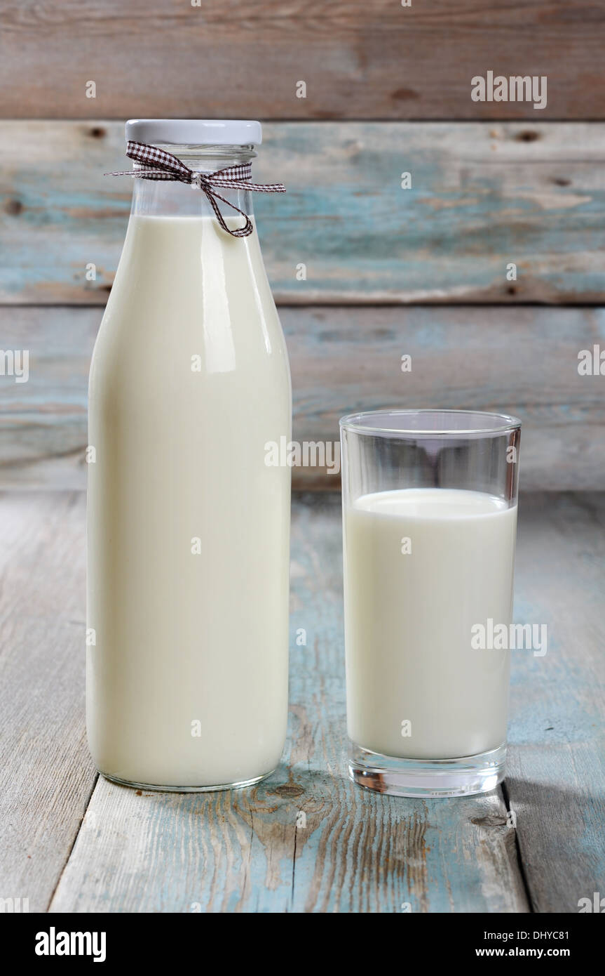 Old fashioned milk bottle hi-res stock photography and images - Alamy