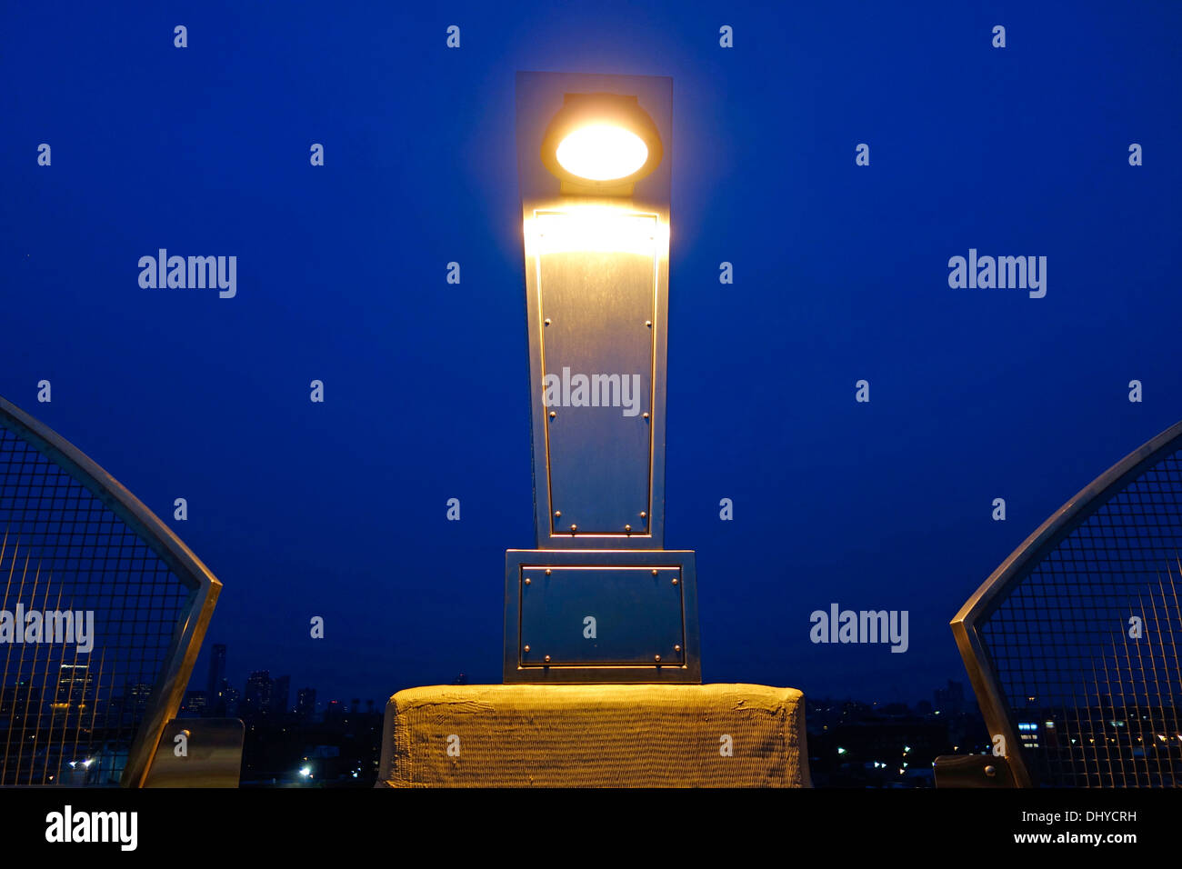 New york subway train front hi-res stock photography and images - Alamy