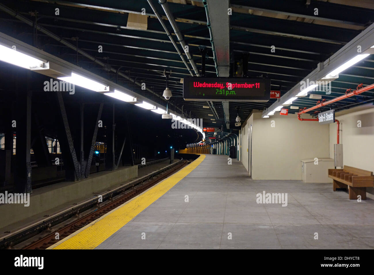 subway train New York City Brooklyn Stock Photo - Alamy