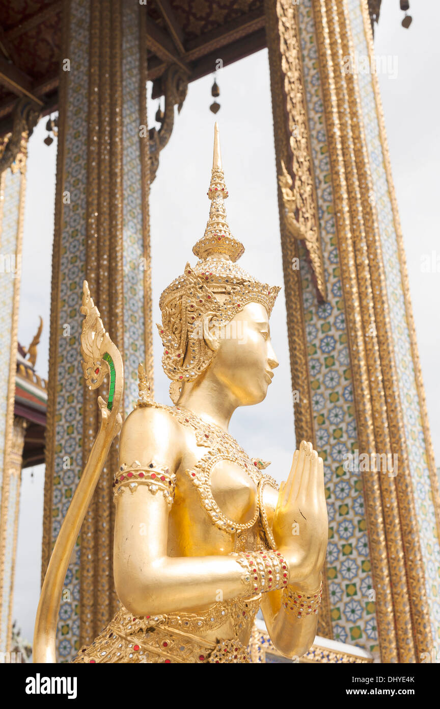 Golden angel hi-res stock photography and images - Alamy