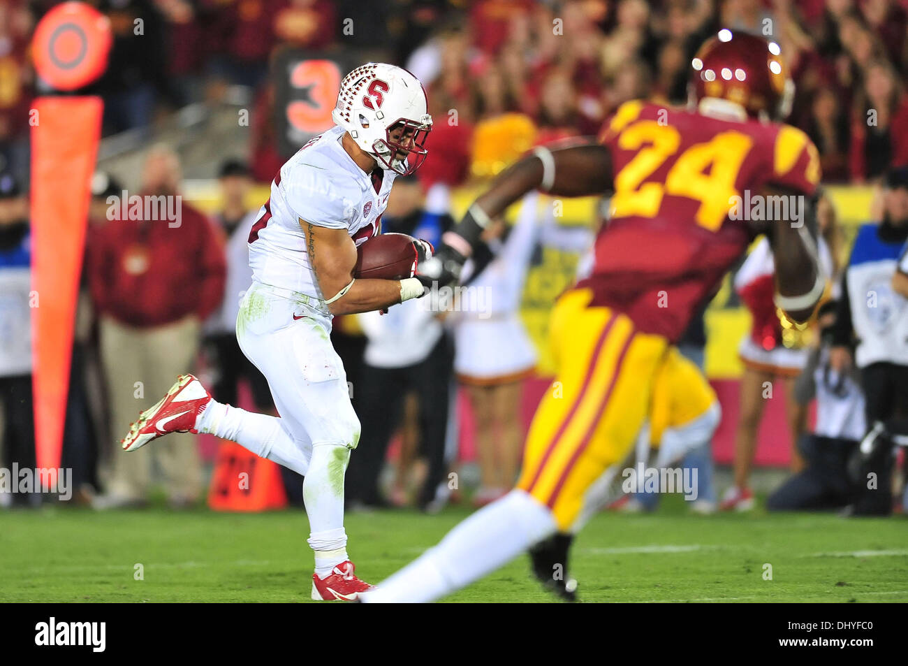 Los Angeles, CA, USA. 16th Nov, 2013. Stanford Cardinal running back ...