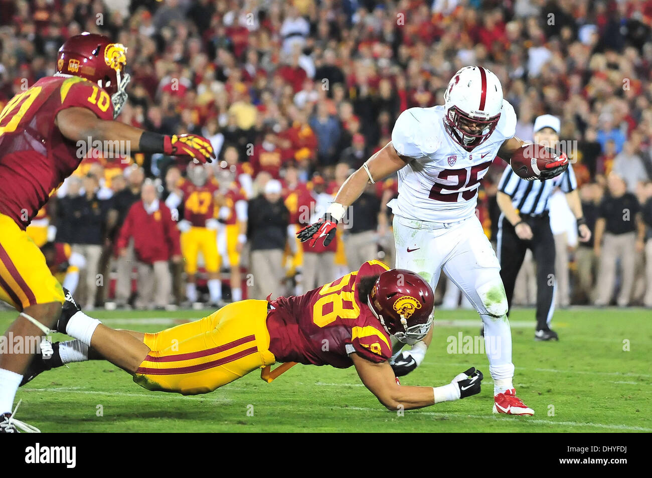 Los Angeles, CA, USA. 16th Nov, 2013. Stanford Cardinal running back ...