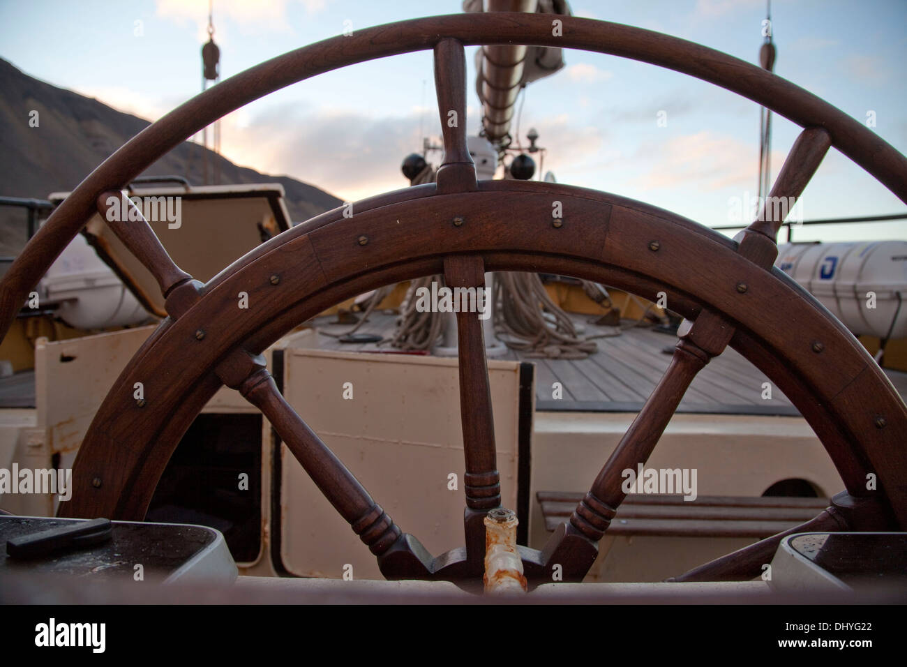 Rudder sailing ship hi-res stock photography and images - Alamy