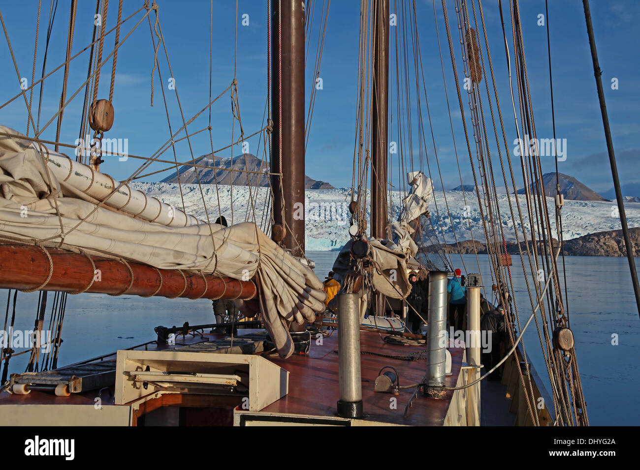 Deck of sailing ship hi-res stock photography and images - Alamy