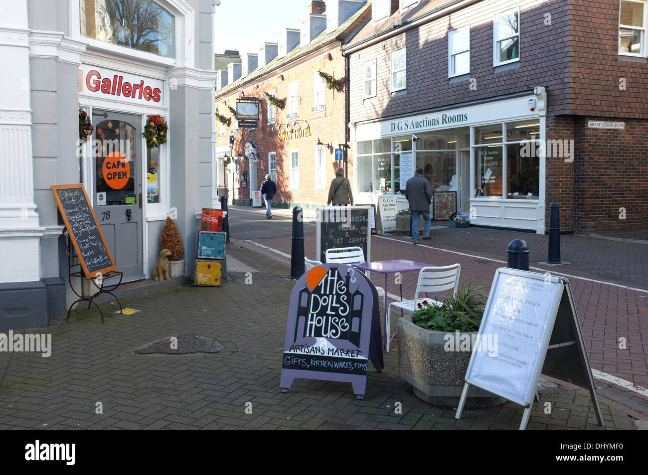 High street shops hythe kent hi-res stock photography and images - Alamy