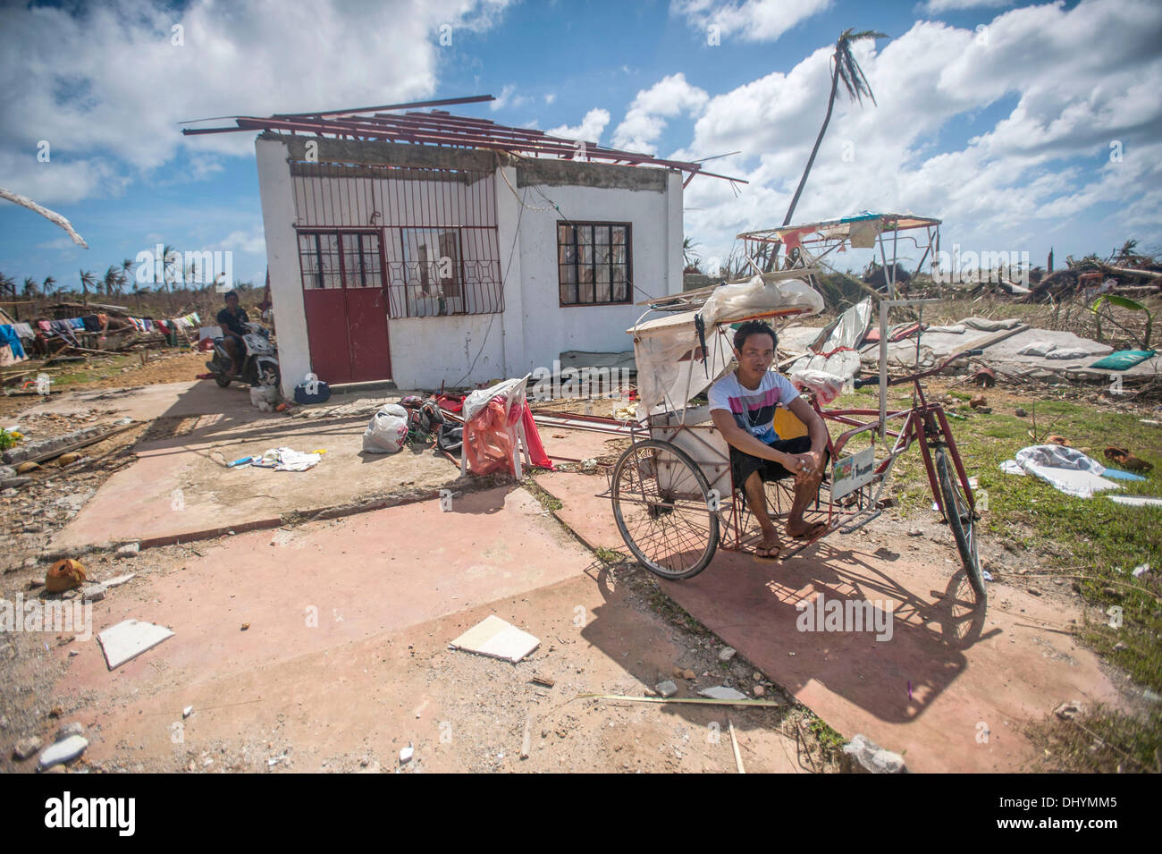 Typhoon yolanda damage home hi-res stock photography and images - Alamy