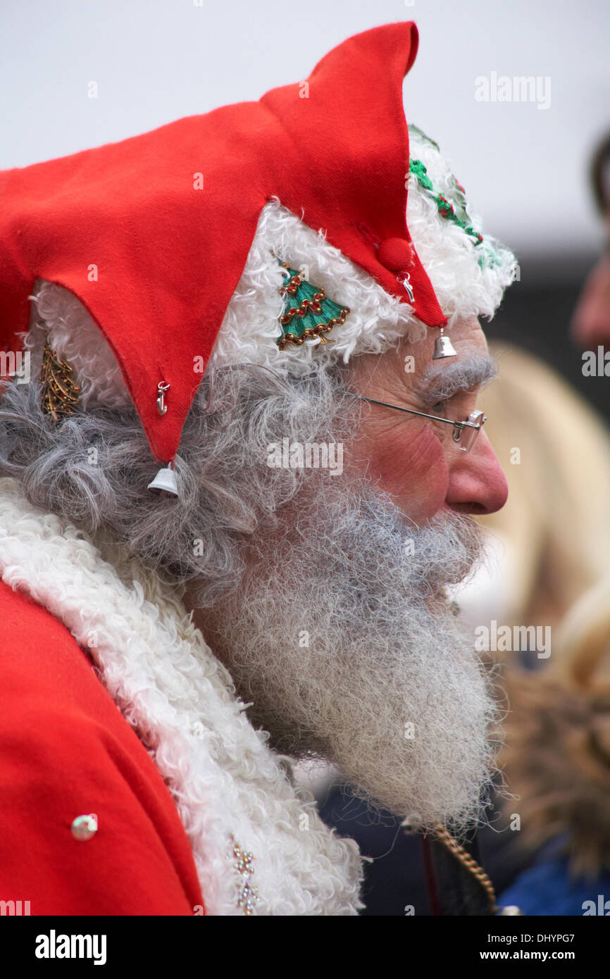 Poole, Dorset, England UK. Sunday 17 November 2013. Father Christmas ...