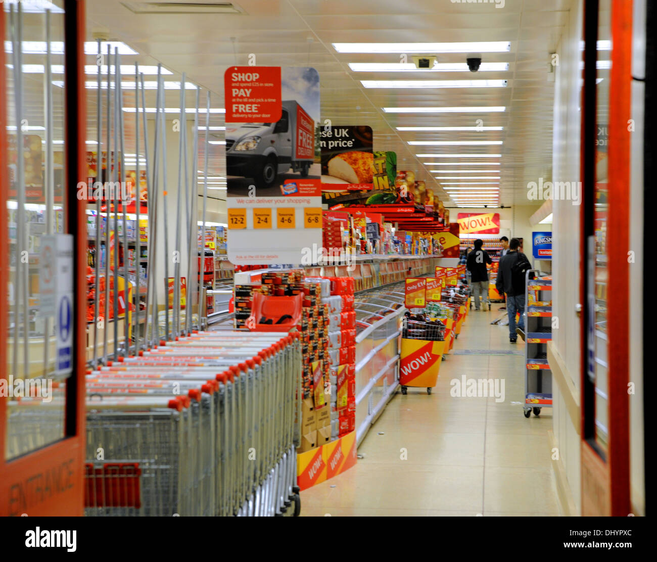 Supermarket Aisle Uk Stock Photos & Supermarket Aisle Uk Stock Images ...