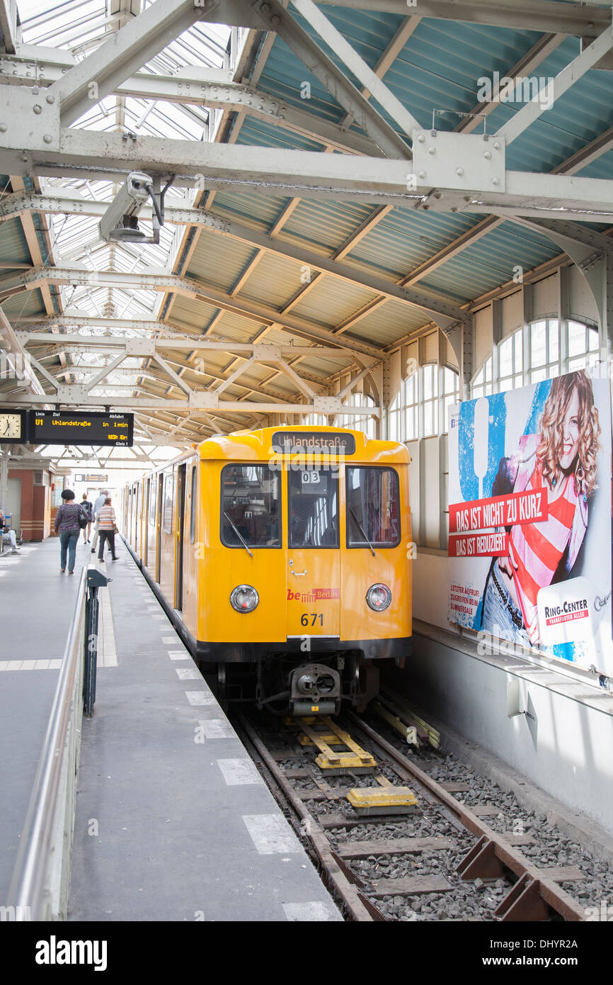 U-bahn Subway Train in Warschauer Str Street Station, Berlin, Germany ...
