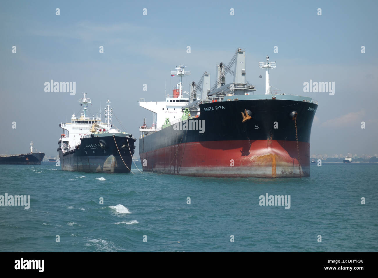 Ships vessels hi-res stock photography and images - Alamy
