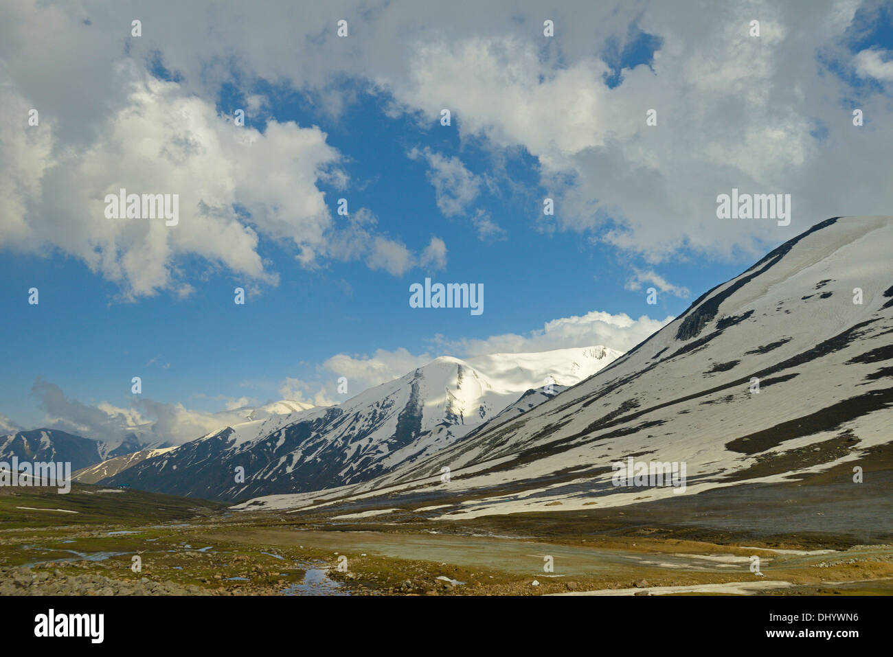 Pir panjal mountain range hi-res stock photography and images - Alamy
