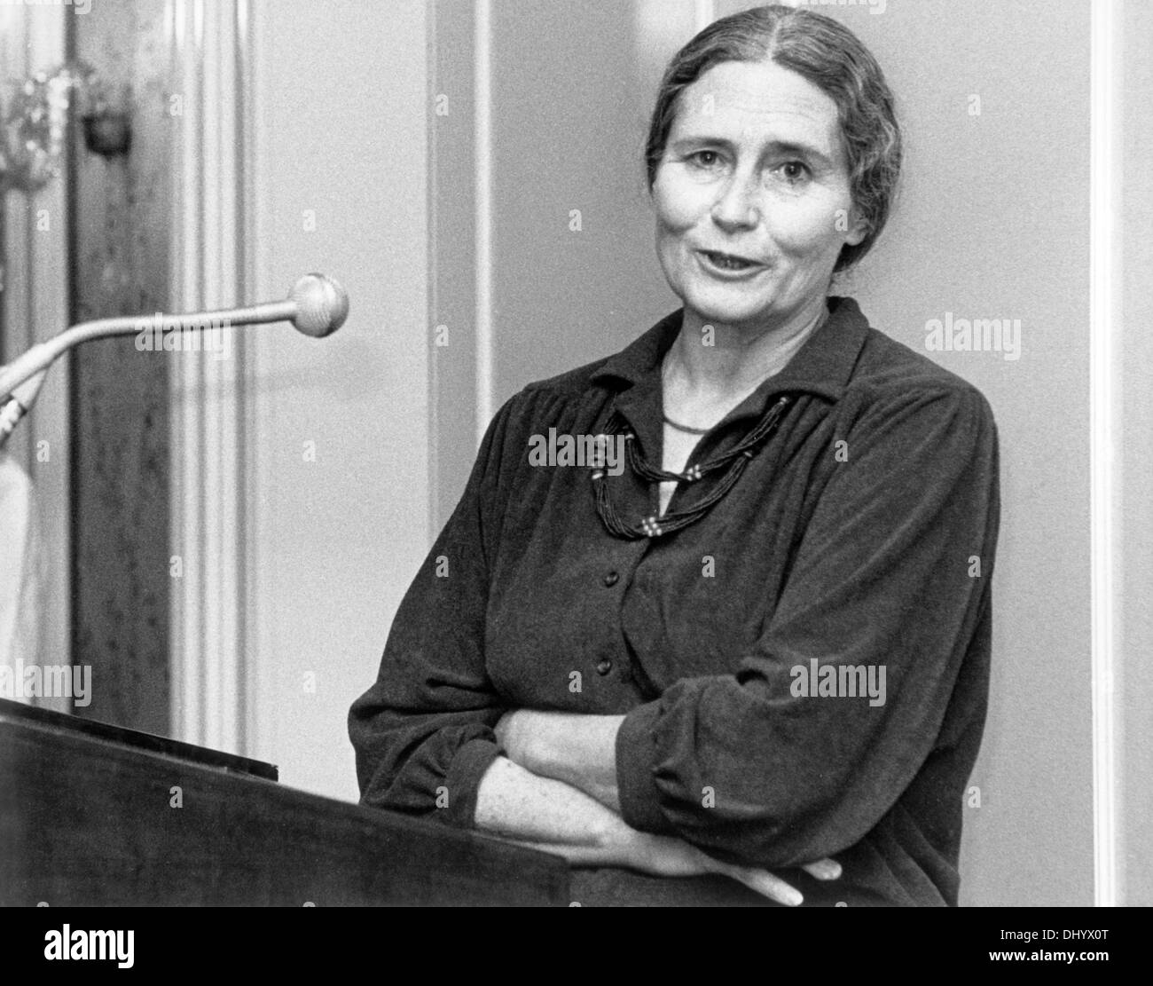 Doris lessing hi-res stock photography and images - Alamy