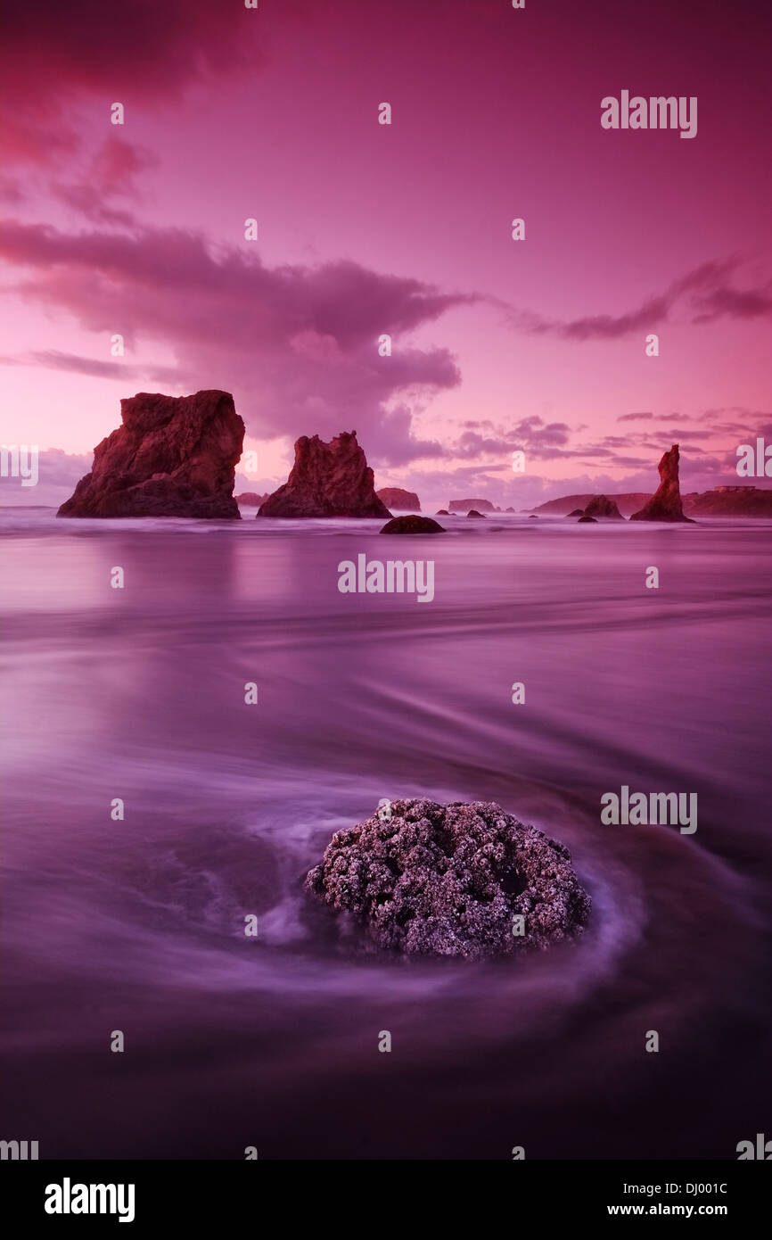 Beautiful sunset on remote beach hi-res stock photography and images ...