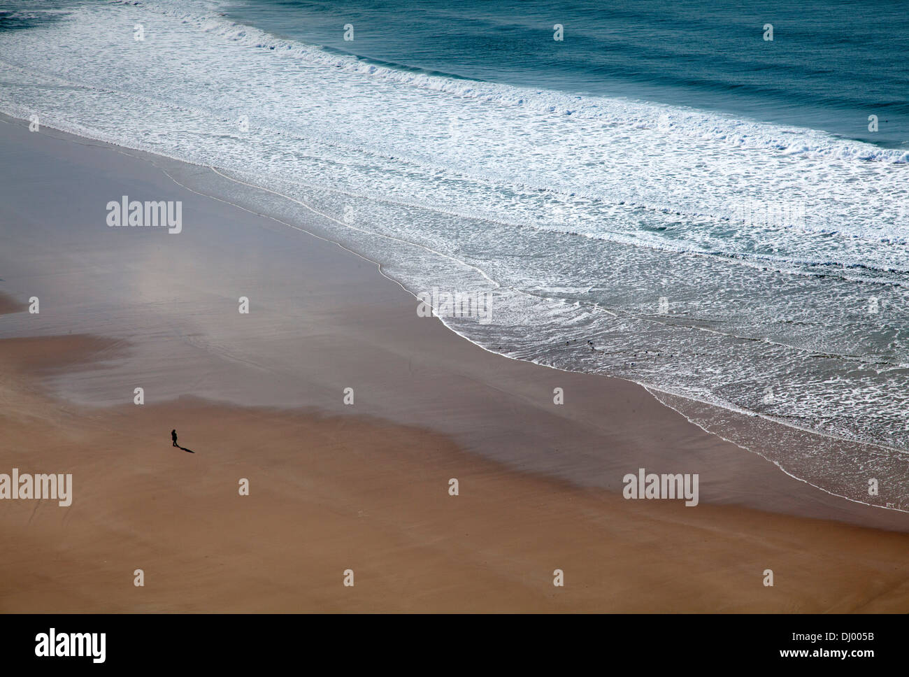 Approaching Wave, view from Bedruthan Steps cliff, Cornwall, UK Stock ...