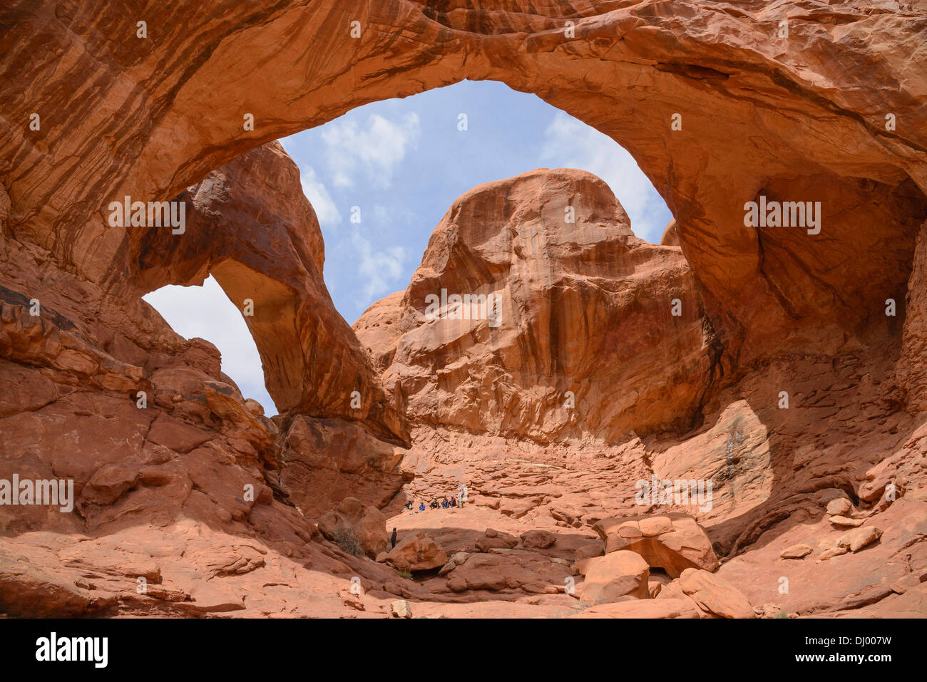 Double arch windows hi-res stock photography and images - Alamy
