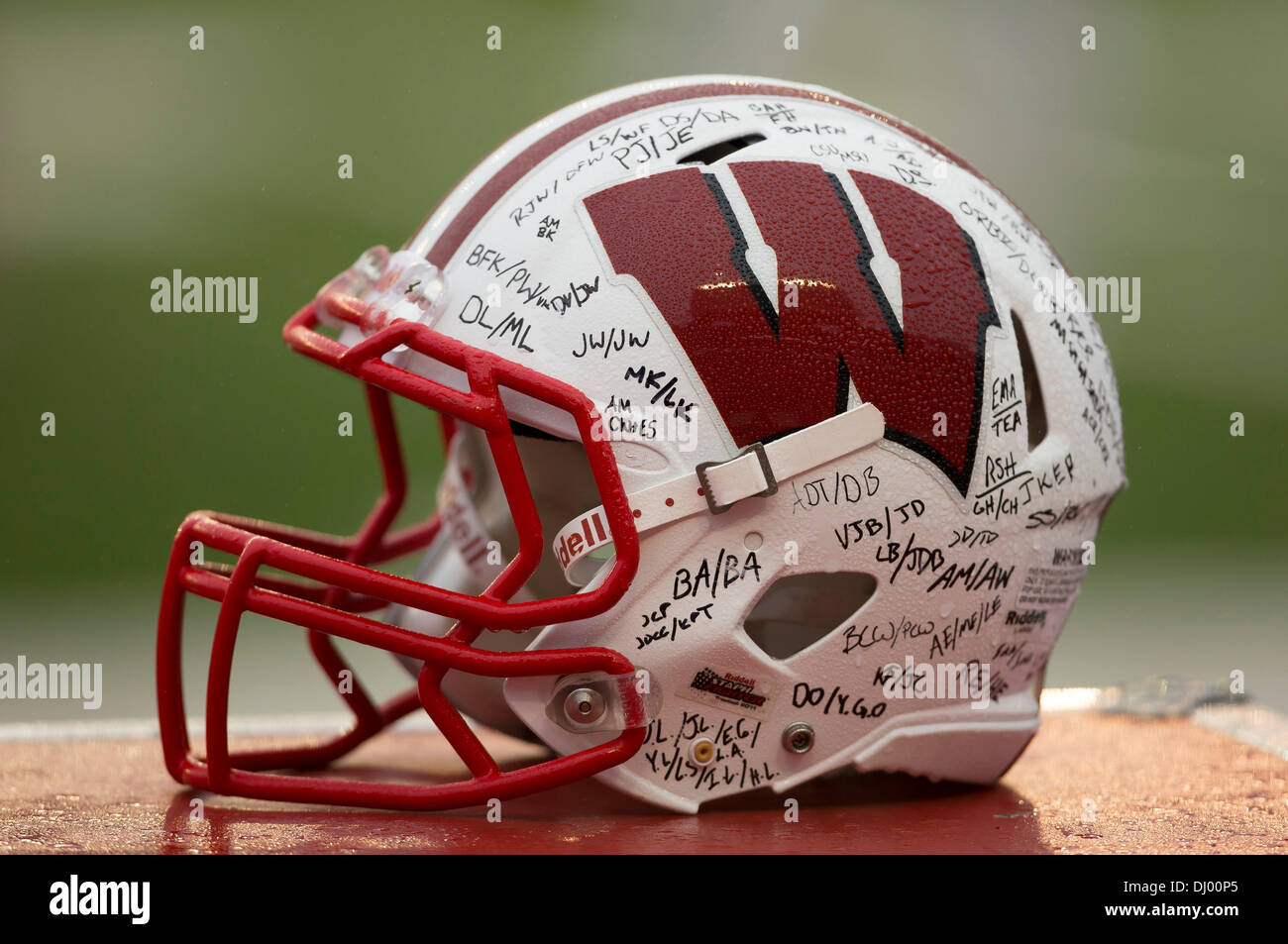 Wisconsin badgers helmet hi-res stock photography and images - Alamy