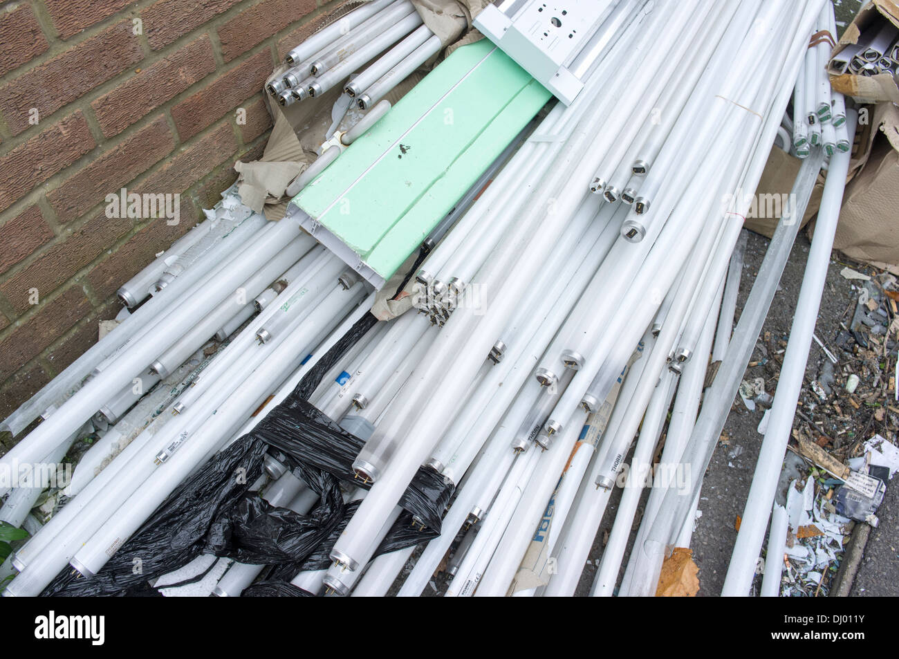 Florescent tubes hi-res stock photography and images - Alamy