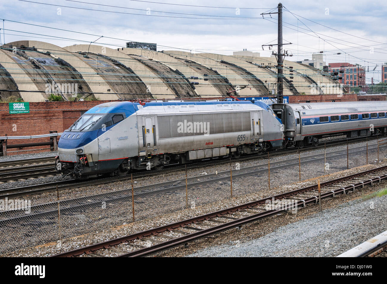 Amtrak HHP-8 Locomotive No 655 leaving Union Station, Washington, DC ...