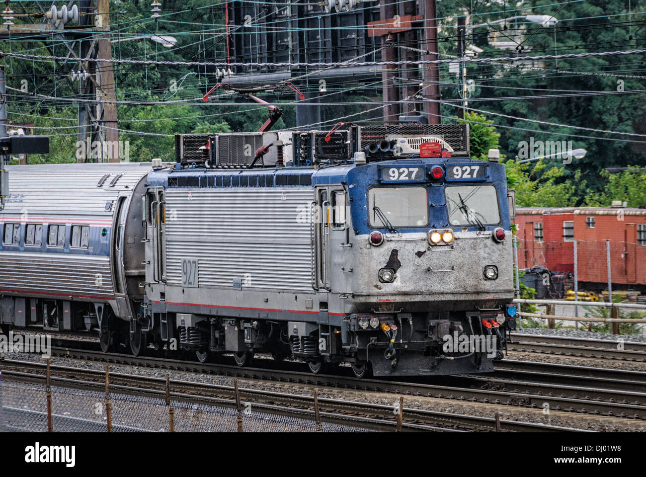 Amtrak AEM-7 Locomotive No 927 approaching Union Station, Washington ...