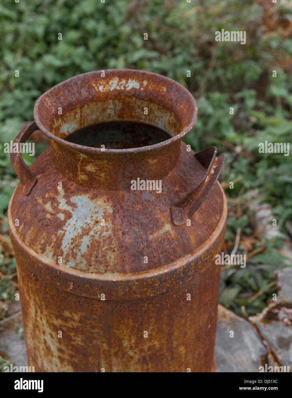 Old rust metal barrel hi-res stock photography and images - Alamy