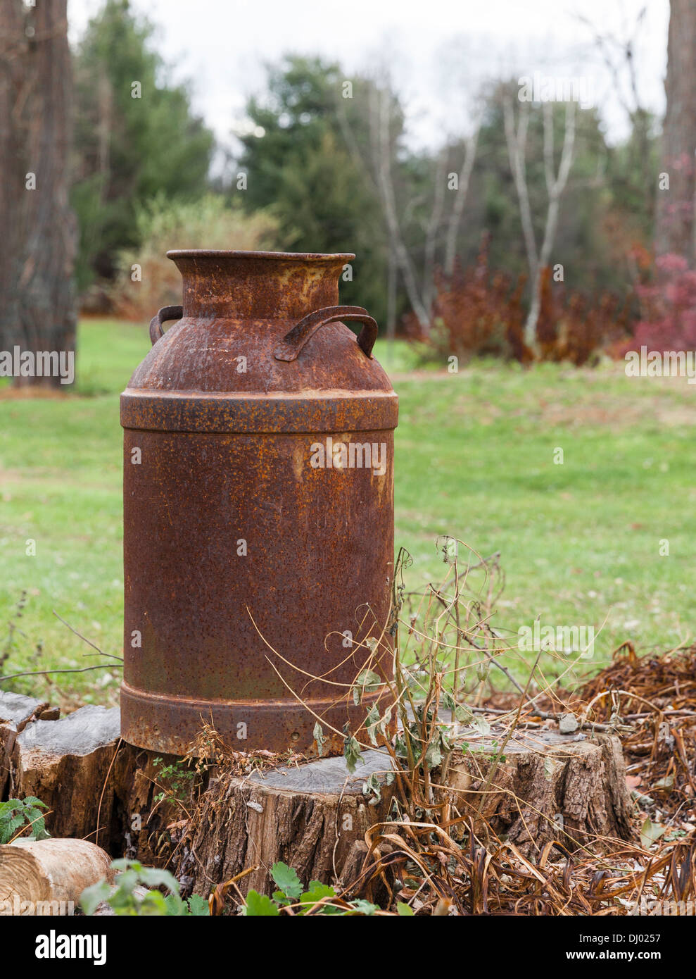 Metal texture barrel hi-res stock photography and images - Alamy
