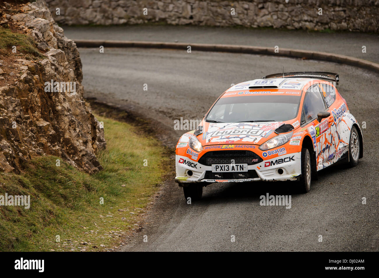 Llandudno, Wales. 17th Nov, 2013. Mark Higgins and Carl Williamson of ...