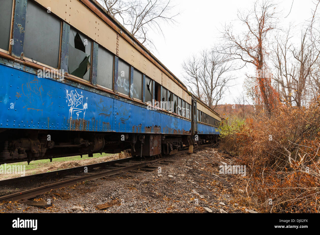 Broken old rusted train hi-res stock photography and images - Alamy
