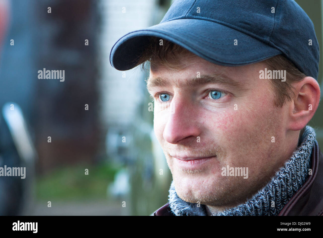 Blue eyes asian man hi-res stock photography and images - Alamy