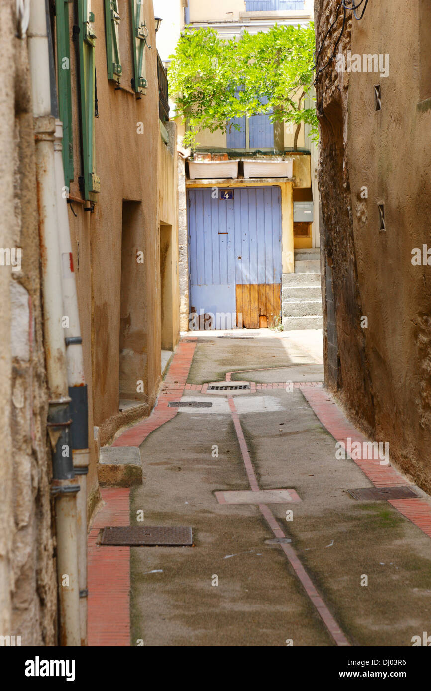 Walls france hi-res stock photography and images - Alamy