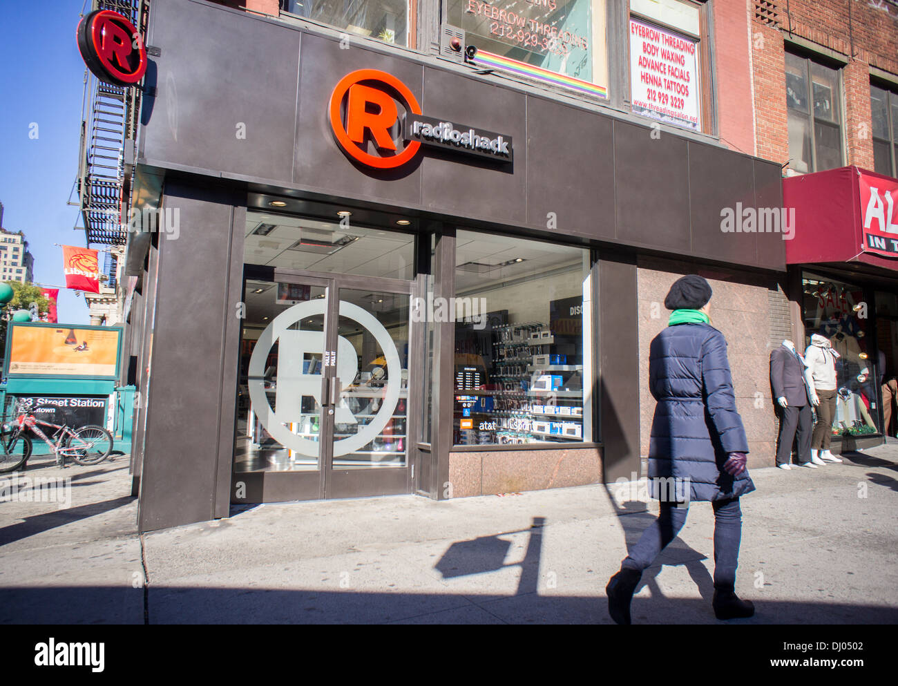 Radio shack exterior hi-res stock photography and images - Alamy